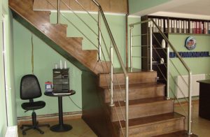 Balustrada din inox pentru interior cu prindere pe treapta - Inoxrom
