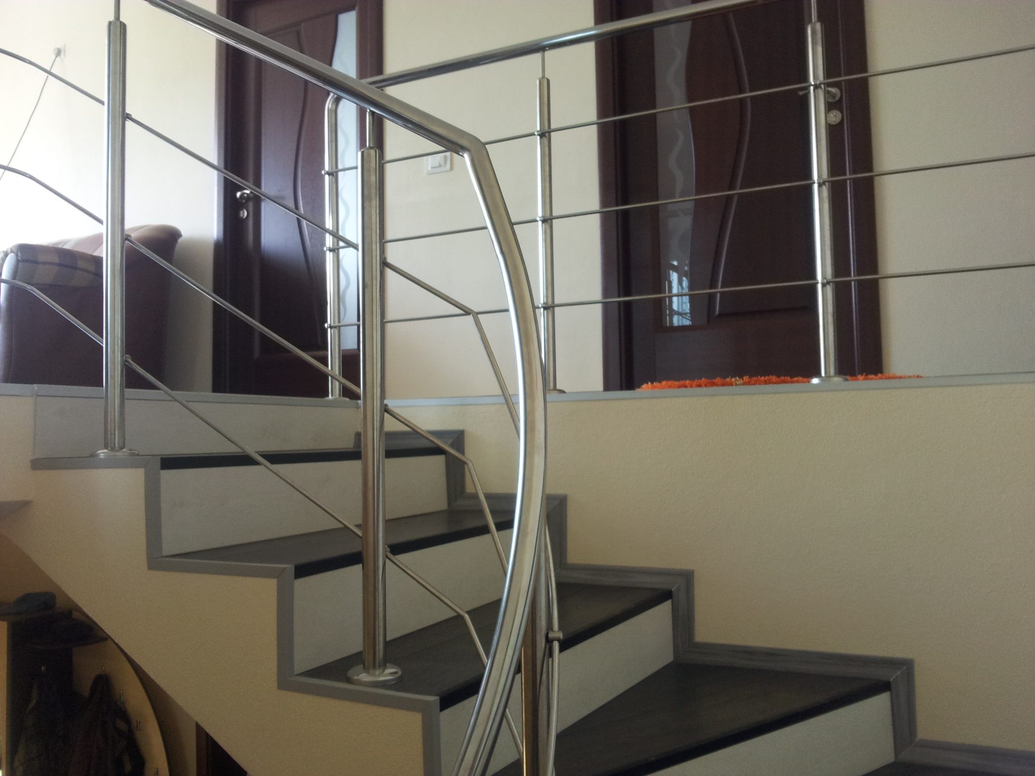 Balustrada din inox pentru interior cu prindere pe treapta - Inoxrom